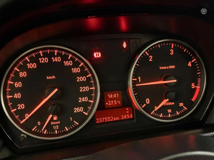 Balts BMW X1 2014 Marijampole, ar dzinēja tilpumu 2.00 L un nobraukumu 237 tūkst. km par 8650 €, foto 18 vietnē AUTOMOTO.COM.LV