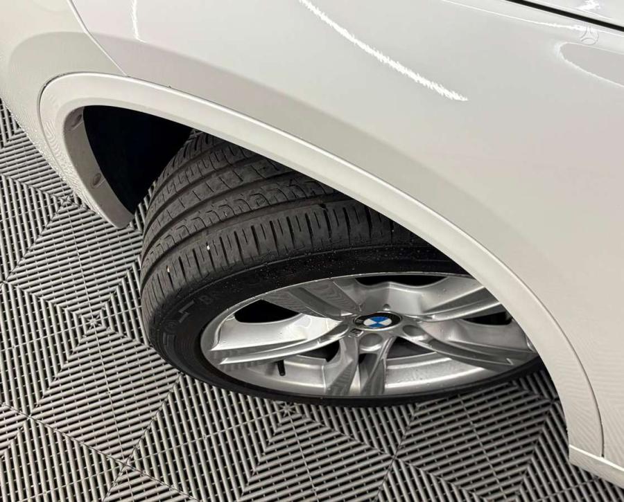 Balts BMW X1 2014 Marijampole, ar dzinēja tilpumu 2.00 L un nobraukumu 237 tūkst. km par 8650 €, foto 22 vietnē AUTOMOTO.COM.LV
