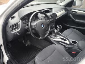 White BMW X1 2014 in Riga, with an engine capacity of 2.00 L and mileage of 225 thousand km for 6250 €, photo 14 on AUTOMOTO.COM.LV