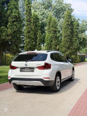 White BMW X1 2014 in Kazlu Ruda, with an engine capacity of 2.00 L and mileage of 226 thousand km for 7450 €, photo 5 on AUTOMOTO.COM.LV