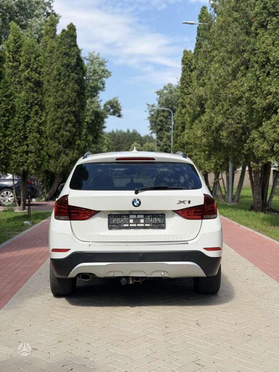 White BMW X1 2014 in Kazlu Ruda, with an engine capacity of 2.00 L and mileage of 226 thousand km for 7450 €, photo 6 on AUTOMOTO.COM.LV