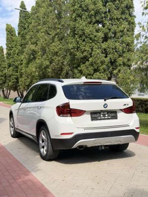 White BMW X1 2014 in Kazlu Ruda, with an engine capacity of 2.00 L and mileage of 226 thousand km for 7450 €, photo 7 on AUTOMOTO.COM.LV