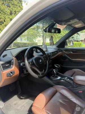 White BMW X1 2014 in Kazlu Ruda, with an engine capacity of 2.00 L and mileage of 226 thousand km for 7450 €, photo 9 on AUTOMOTO.COM.LV