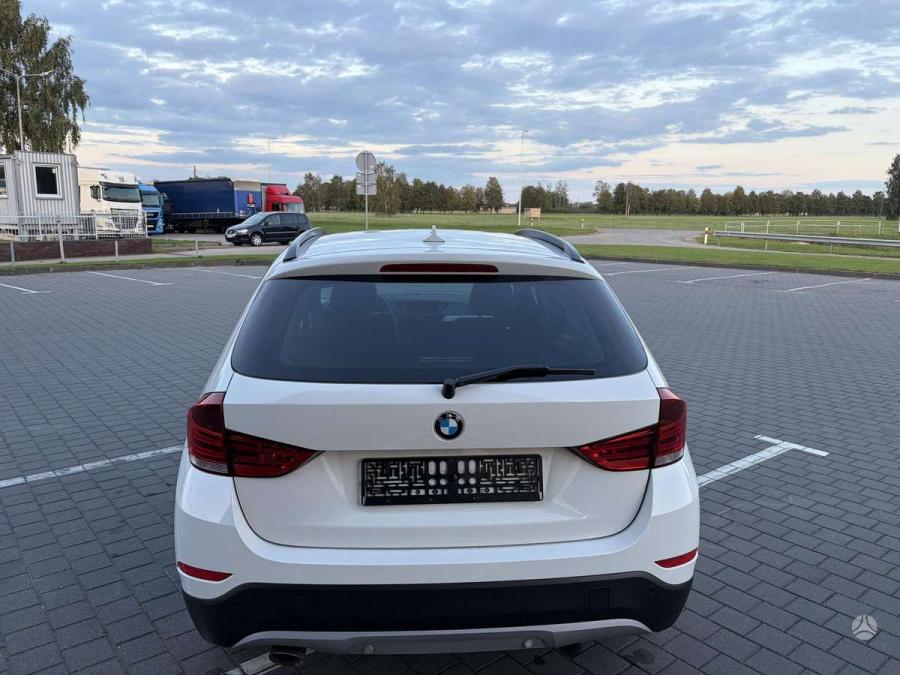 Balts BMW X1 2014 Marijampole, ar dzinēja tilpumu 2.00 L un nobraukumu 220 tūkst. km par 8900 €, foto 12 vietnē AUTOMOTO.COM.LV