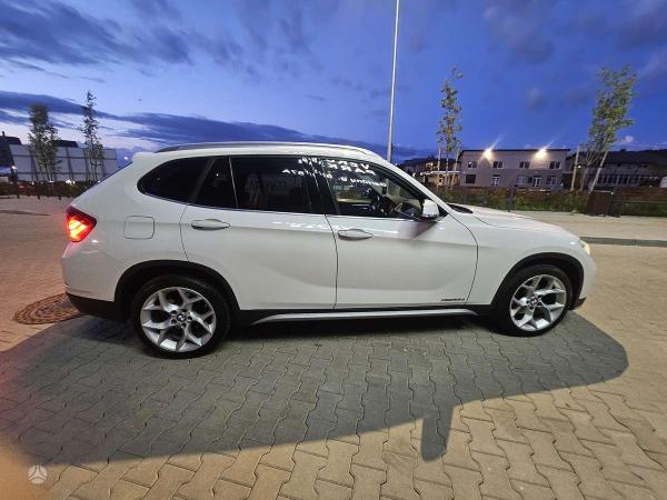 Balts BMW X1 2014 Viļņa, ar dzinēja tilpumu 2.00 L un nobraukumu 301 tūkst. km par 7700 €, foto 9 vietnē AUTOMOTO.COM.LV