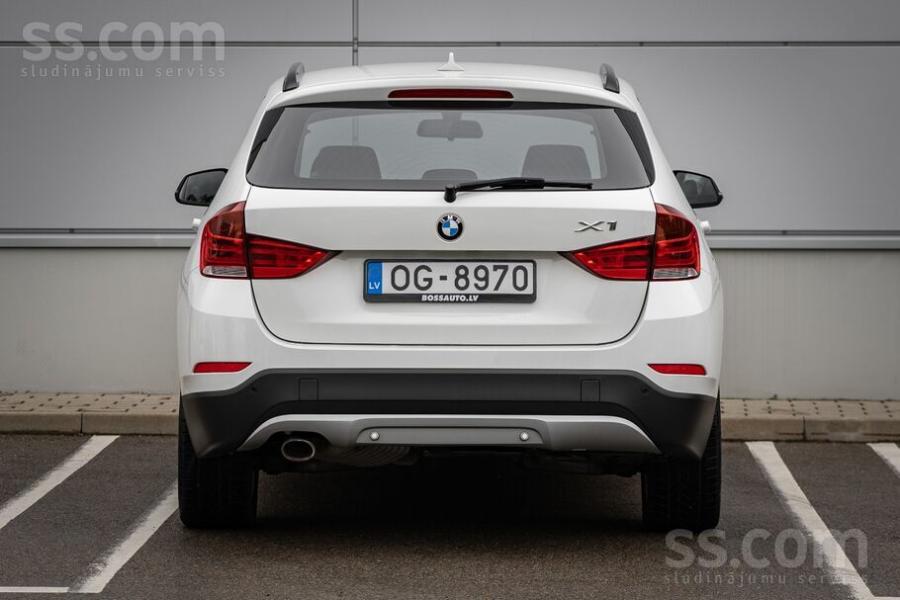 White BMW X1 2014 in Riga, with an engine capacity of 2.00 L and mileage of 165 thousand km for 7995 €, photo 6 on AUTOMOTO.COM.LV