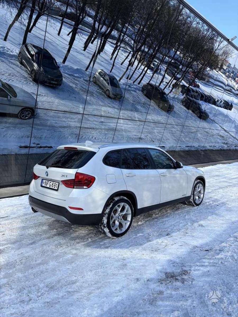 Balts BMW X1 2015 Kauņa, ar dzinēja tilpumu 2.98 L un nobraukumu 130 tūkst. km par 9900 €, foto 6 vietnē AUTOMOTO.COM.LV