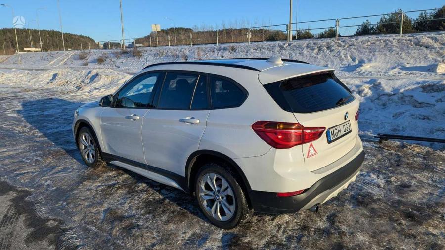 Balts BMW X1 2015 Viļņa, ar dzinēja tilpumu 2.00 L un nobraukumu 223 tūkst. km par 13500 €, foto 18 vietnē AUTOMOTO.COM.LV
