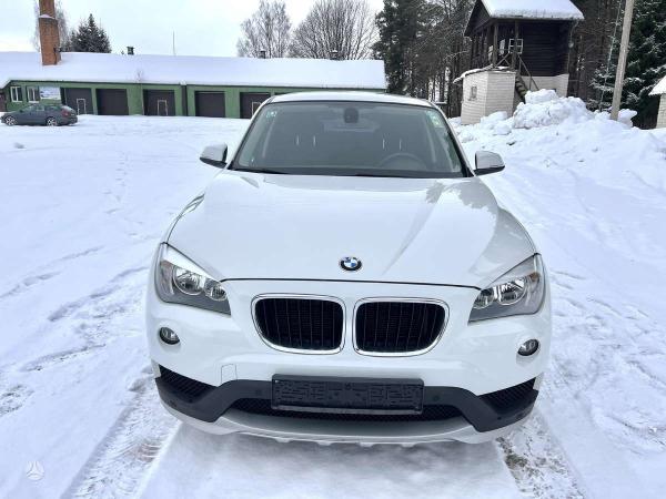 White BMW X1 2015 in Utena, with an engine capacity of 2.00 L and mileage of 218 thousand km for 5950 €, photo 3 on AUTOMOTO.COM.LV
