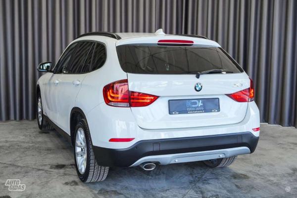 White BMW X1 2015 in Marijampole, with an engine capacity of 2.00 L and mileage of 123 thousand km for 9450 €, photo 9 on AUTOMOTO.COM.LV