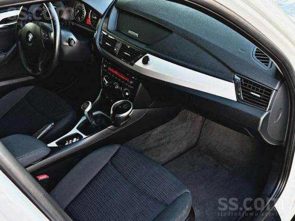 White BMW X1 2015 in Daugavpils, with an engine capacity of 2.00 L and mileage of 300 thousand km for 7500 €, photo 8 on AUTOMOTO.COM.LV