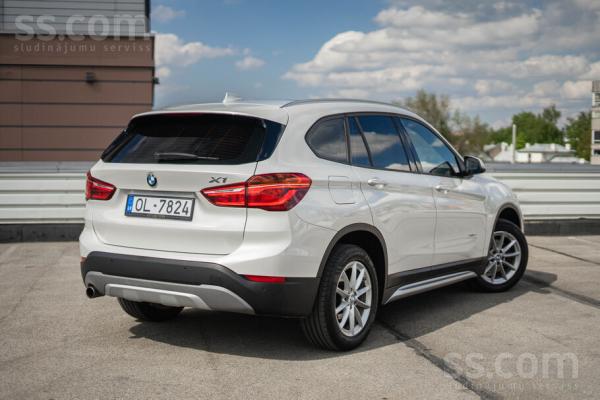 White BMW X1 2015 in Riga, with an engine capacity of 2.00 L and mileage of 291 thousand km for 13690 €, photo 5 on AUTOMOTO.COM.LV