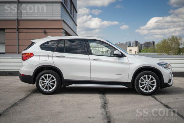 White BMW X1 2015 in Riga, with an engine capacity of 2.00 L and mileage of 291 thousand km for 13690 €, photo 6 on AUTOMOTO.COM.LV