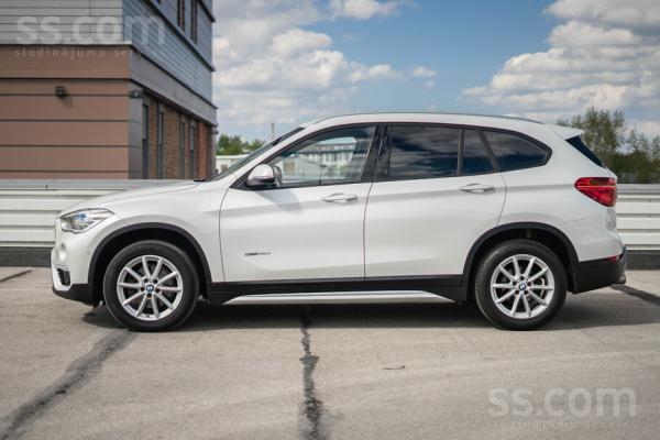 White BMW X1 2015 in Riga, with an engine capacity of 2.00 L and mileage of 291 thousand km for 13690 €, photo 9 on AUTOMOTO.COM.LV