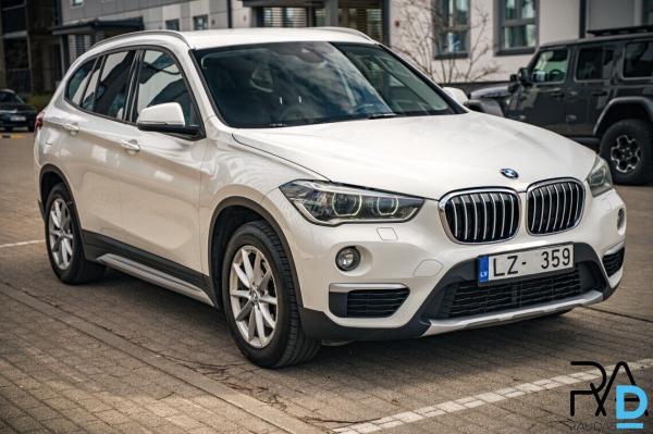 White BMW X1 2015 in Riga, with an engine capacity of 2.00 L and mileage of 287 thousand km for 10990 €, photo 3 on AUTOMOTO.COM.LV