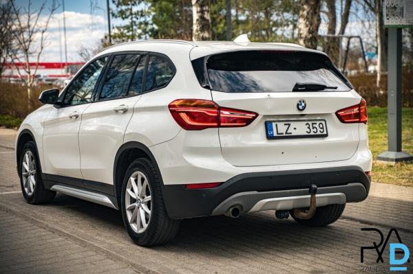 White BMW X1 2015 in Riga, with an engine capacity of 2.00 L and mileage of 287 thousand km for 10990 €, photo 4 on AUTOMOTO.COM.LV