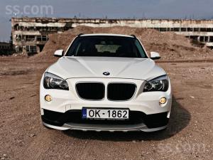 White BMW X1 2015 in Riga, with an engine capacity of 2.00 L and mileage of 298 thousand km for 7400 €, photo 3 on AUTOMOTO.COM.LV