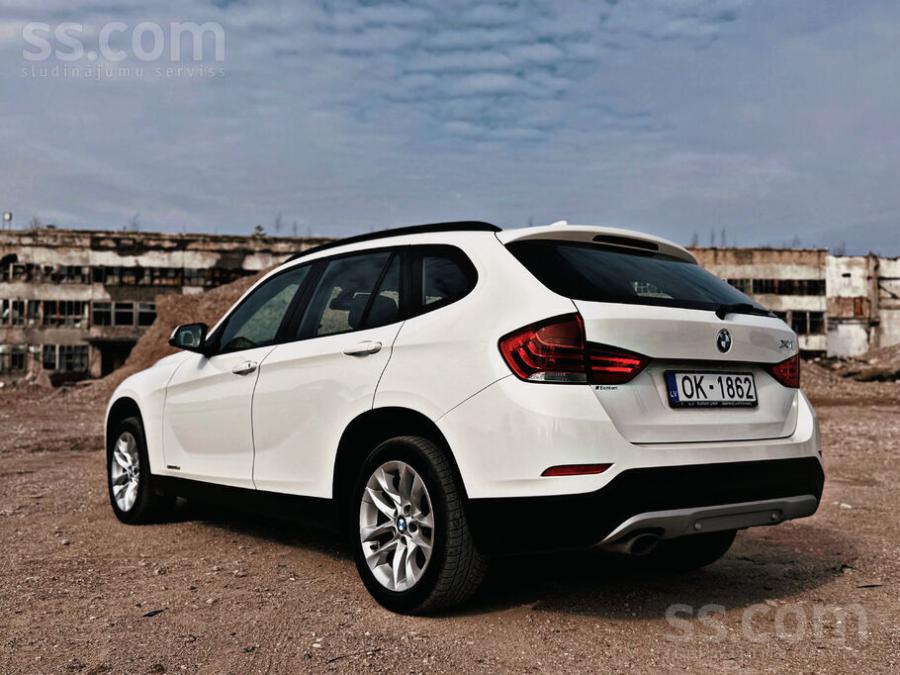 White BMW X1 2015 in Riga, with an engine capacity of 2.00 L and mileage of 298 thousand km for 7400 €, photo 8 on AUTOMOTO.COM.LV
