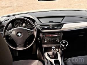 White BMW X1 2015 in Riga, with an engine capacity of 2.00 L and mileage of 298 thousand km for 7400 €, photo 13 on AUTOMOTO.COM.LV