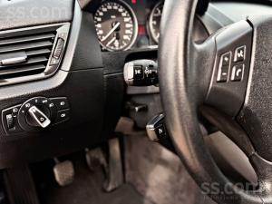 White BMW X1 2015 in Riga, with an engine capacity of 2.00 L and mileage of 298 thousand km for 7400 €, photo 14 on AUTOMOTO.COM.LV
