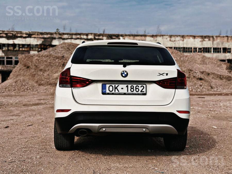 Balts BMW X1 2015 Rīga, ar dzinēja tilpumu 2.00 L un nobraukumu 299 tūkst. km par 6800 €, foto 3 vietnē AUTOMOTO.COM.LV