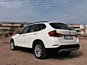 Balts BMW X1 2015 Rīga, ar dzinēja tilpumu 2.00 L un nobraukumu 299 tūkst. km par 6800 €, foto 6 vietnē AUTOMOTO.COM.LV