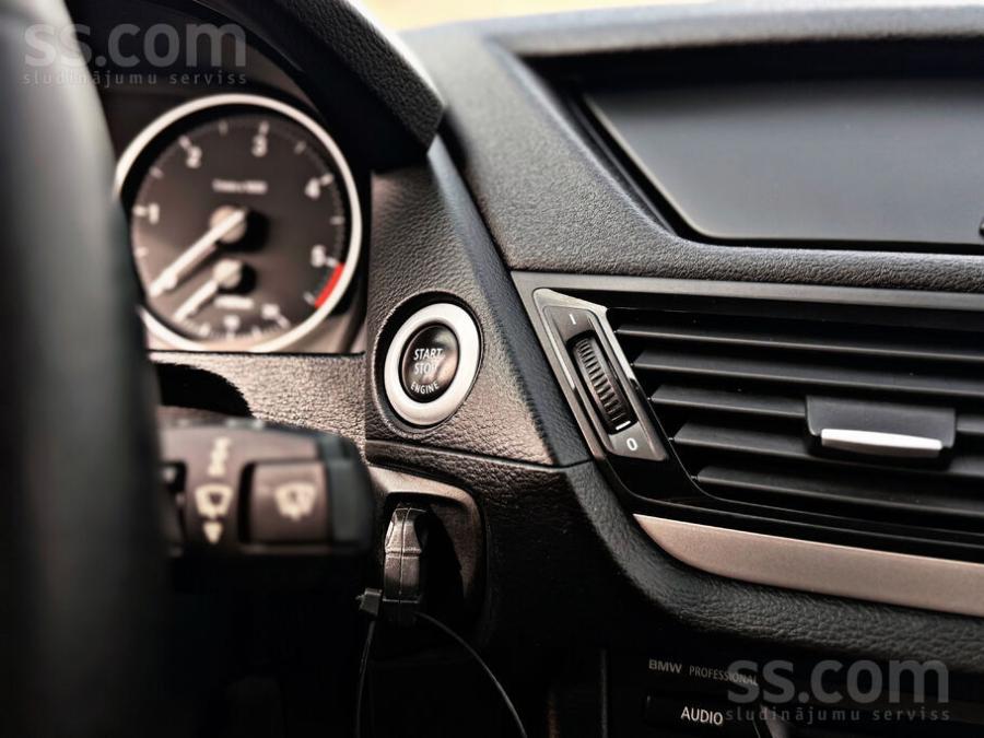 Balts BMW X1 2015 Rīga, ar dzinēja tilpumu 2.00 L un nobraukumu 299 tūkst. km par 6800 €, foto 13 vietnē AUTOMOTO.COM.LV
