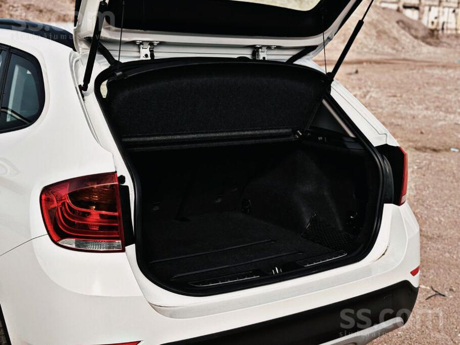 Balts BMW X1 2015 Rīga, ar dzinēja tilpumu 2.00 L un nobraukumu 299 tūkst. km par 6800 €, foto 15 vietnē AUTOMOTO.COM.LV
