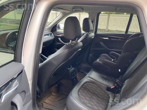 White BMW X1 2015 in Riga, with an engine capacity of 2.00 L and mileage of 290 thousand km for 12900 €, photo 6 on AUTOMOTO.COM.LV