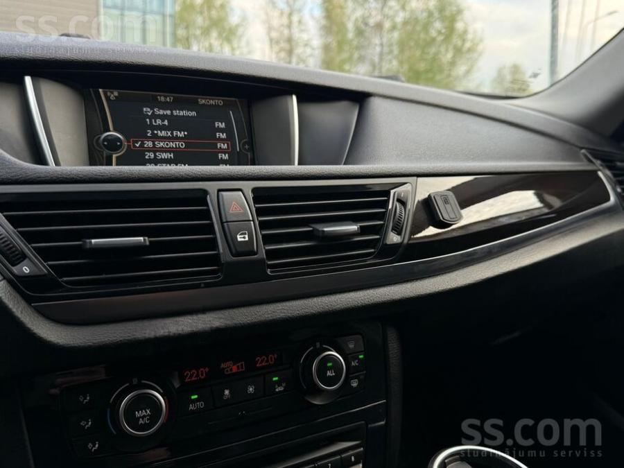 Balts BMW X1 2015 Jelgava, ar dzinēja tilpumu 2.00 L un nobraukumu 0 tūkst. km par 8590 €, foto 15 vietnē AUTOMOTO.COM.LV