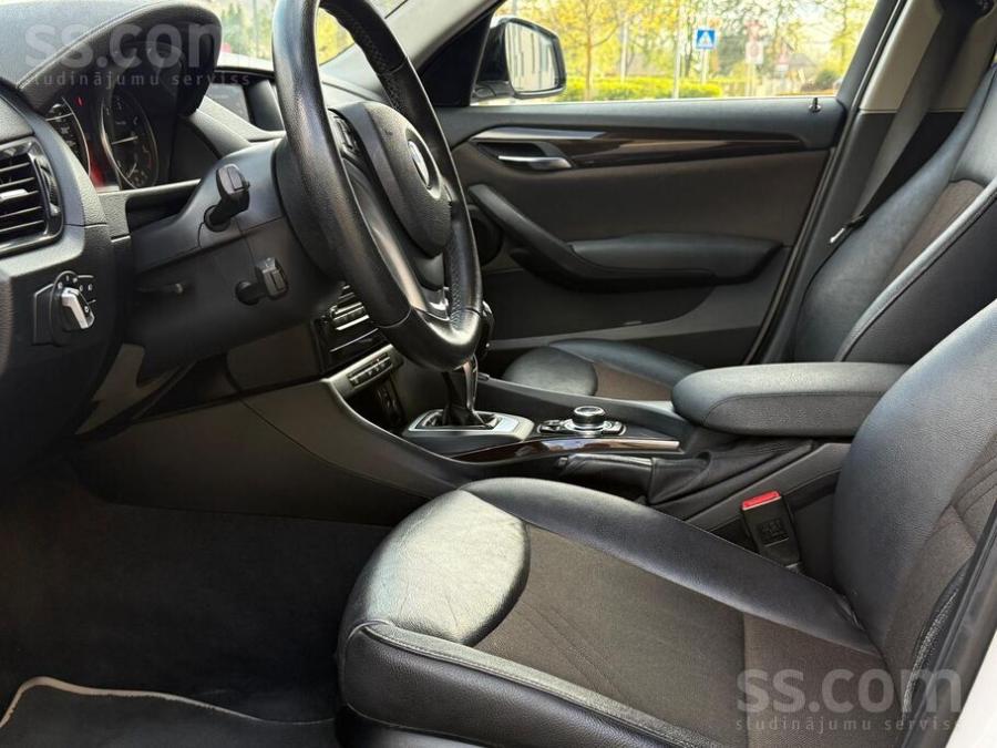 Balts BMW X1 2015 Jelgava, ar dzinēja tilpumu 2.00 L un nobraukumu 0 tūkst. km par 8590 €, foto 17 vietnē AUTOMOTO.COM.LV