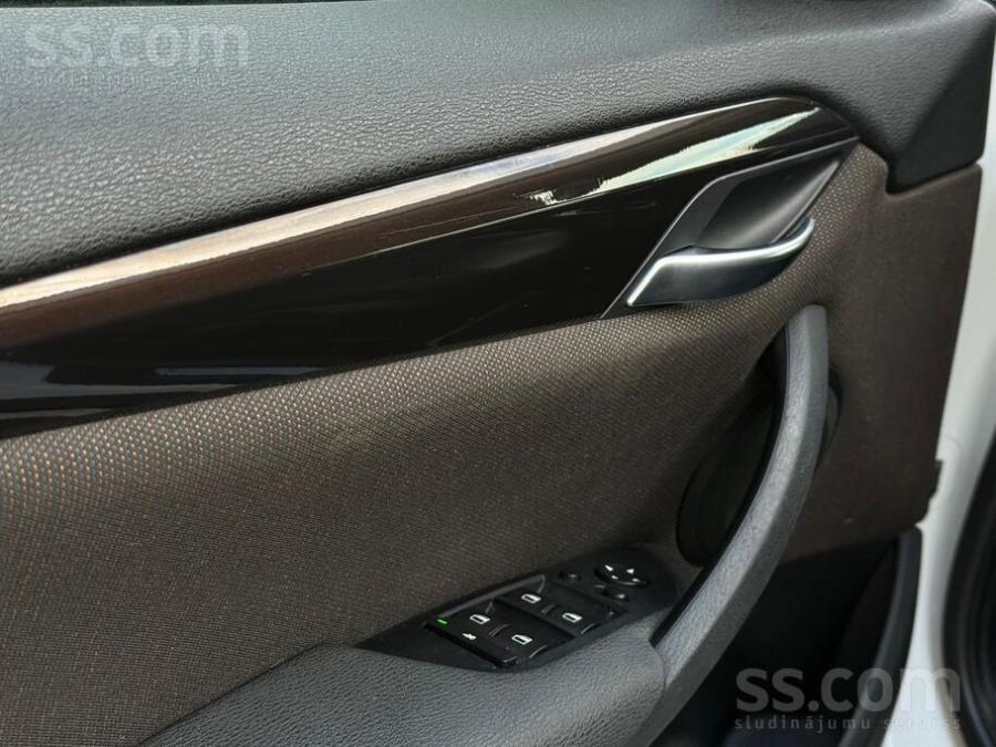 Balts BMW X1 2015 Jelgava, ar dzinēja tilpumu 2.00 L un nobraukumu 0 tūkst. km par 8590 €, foto 19 vietnē AUTOMOTO.COM.LV