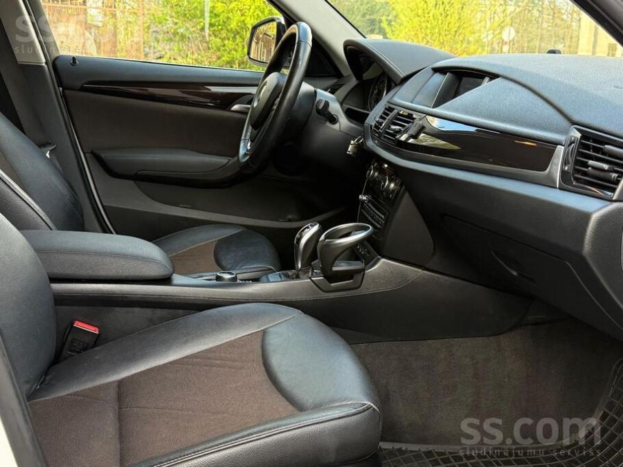 Balts BMW X1 2015 Jelgava, ar dzinēja tilpumu 2.00 L un nobraukumu 0 tūkst. km par 8590 €, foto 24 vietnē AUTOMOTO.COM.LV