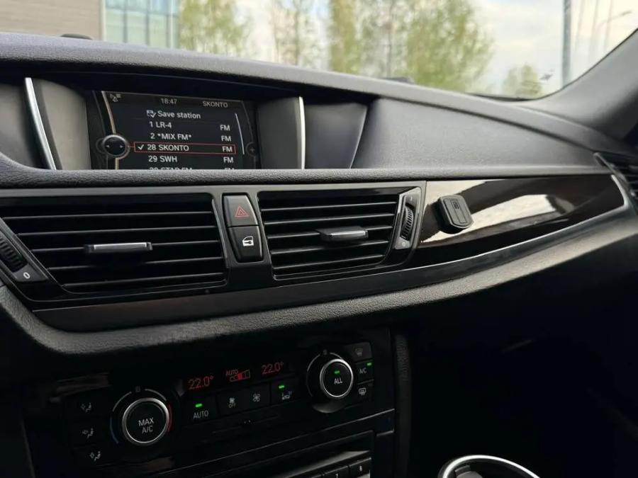 Белый БМВ Х1 2015 в Елгава, объемом двигателя 2.00 л и пробегом 288 тыс. км за 8450 €, фото 25 на AUTOMOTO.COM.LV