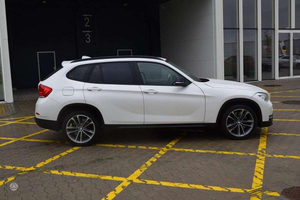 White BMW X1 2015 in Vilnius, with an engine capacity of 3.00 L and mileage of 104 thousand km for 7900 €, photo 8 on AUTOMOTO.COM.LV