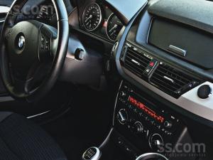 White BMW X1 2015 in Daugavpils, with an engine capacity of 2.00 L and mileage of 301 thousand km for 6500 €, photo 10 on AUTOMOTO.COM.LV