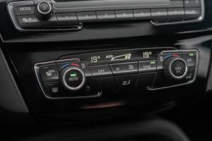 Balts BMW X1 2015 Rīga, ar dzinēja tilpumu 2.00 L un nobraukumu 291 tūkst. km par 13250 €, foto 24 vietnē AUTOMOTO.COM.LV