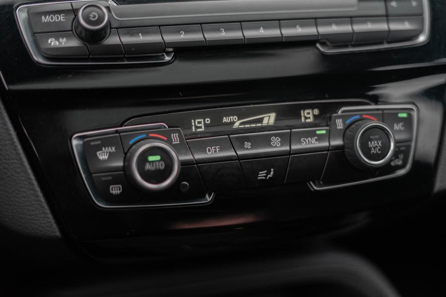 Balts BMW X1 2015 Rīga, ar dzinēja tilpumu 2.00 L un nobraukumu 291 tūkst. km par 13250 €, foto 24 vietnē AUTOMOTO.COM.LV