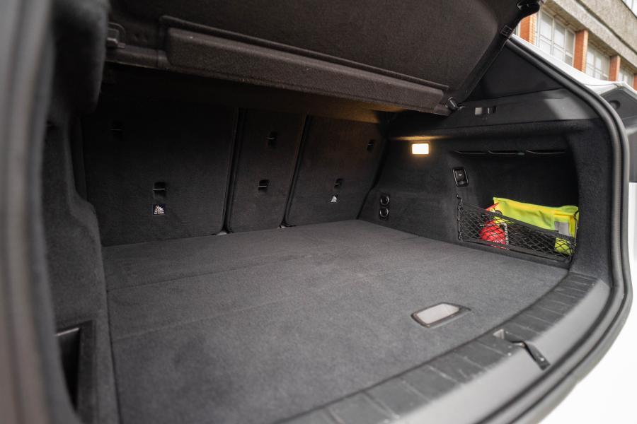 Balts BMW X1 2015 Rīga, ar dzinēja tilpumu 2.00 L un nobraukumu 291 tūkst. km par 13250 €, foto 34 vietnē AUTOMOTO.COM.LV