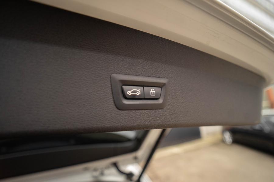 Balts BMW X1 2015 Rīga, ar dzinēja tilpumu 2.00 L un nobraukumu 291 tūkst. km par 13250 €, foto 35 vietnē AUTOMOTO.COM.LV