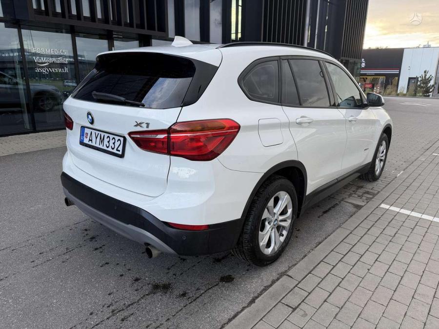 Balts BMW X1 2015 Viļņa, ar dzinēja tilpumu 2.00 L un nobraukumu 311 tūkst. km par 12500 €, foto 5 vietnē AUTOMOTO.COM.LV