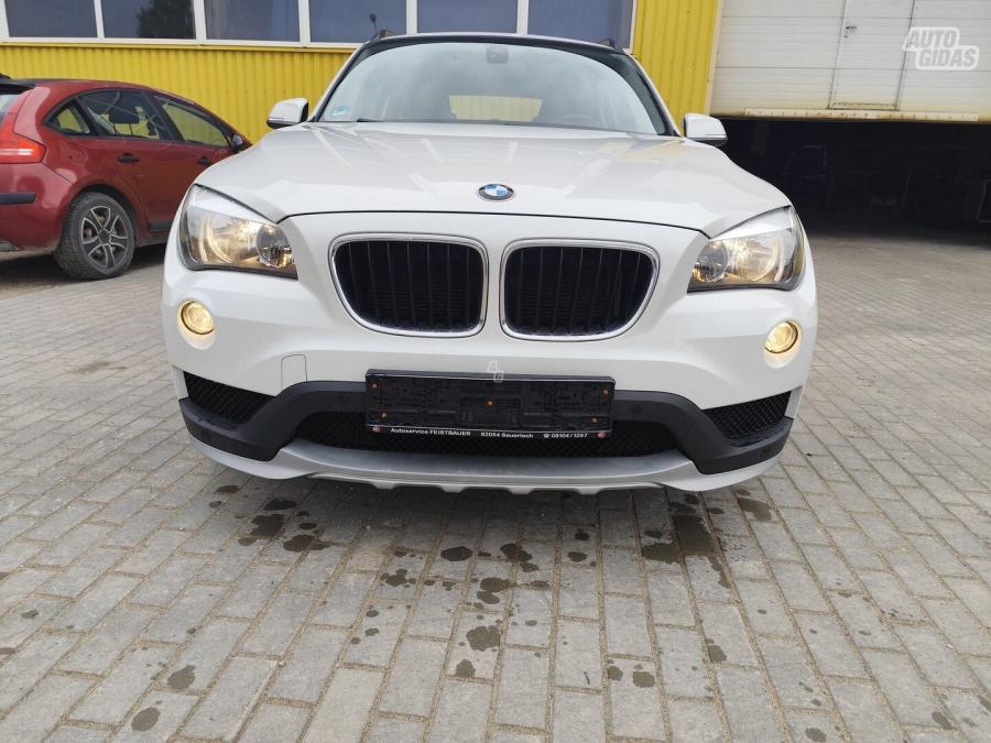 White BMW X1 2015 in Utena, with an engine capacity of 2.00 L and mileage of 165 thousand km for 6990 €, photo 3 on AUTOMOTO.COM.LV