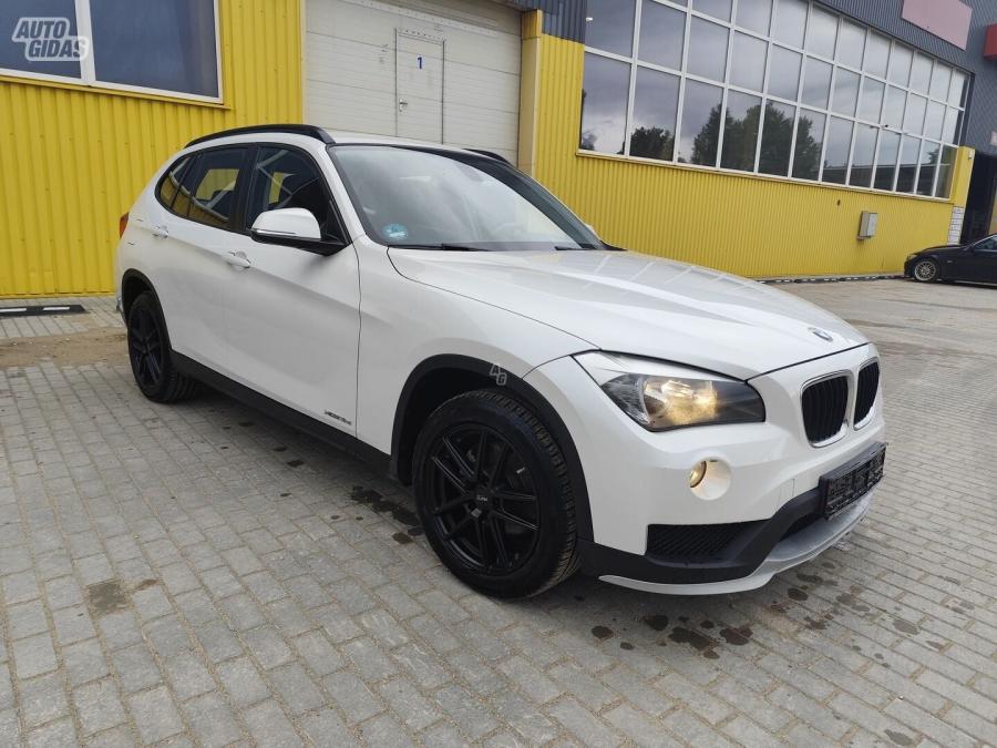 White BMW X1 2015 in Utena, with an engine capacity of 2.00 L and mileage of 165 thousand km for 6990 €, photo 5 on AUTOMOTO.COM.LV