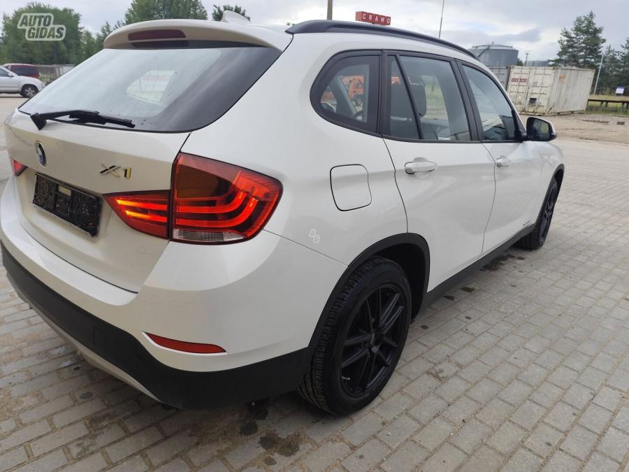 White BMW X1 2015 in Utena, with an engine capacity of 2.00 L and mileage of 165 thousand km for 6990 €, photo 8 on AUTOMOTO.COM.LV
