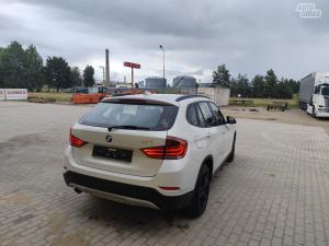 White BMW X1 2015 in Utena, with an engine capacity of 2.00 L and mileage of 165 thousand km for 6990 €, photo 11 on AUTOMOTO.COM.LV