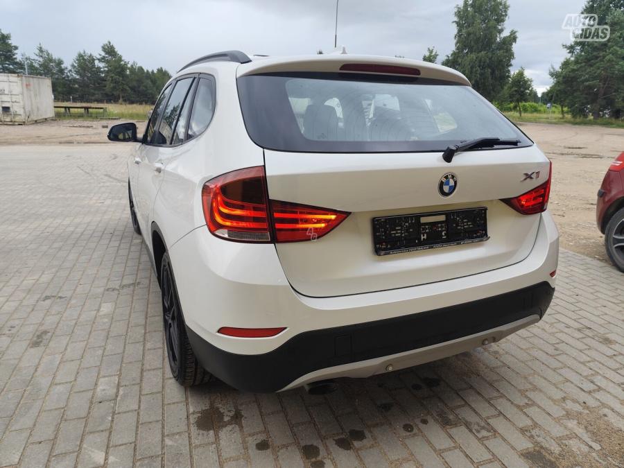 White BMW X1 2015 in Utena, with an engine capacity of 2.00 L and mileage of 165 thousand km for 6990 €, photo 12 on AUTOMOTO.COM.LV