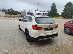 White BMW X1 2015 in Utena, with an engine capacity of 2.00 L and mileage of 165 thousand km for 6990 €, photo 13 on AUTOMOTO.COM.LV