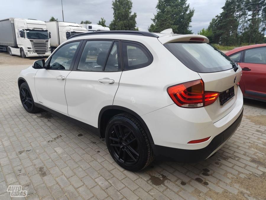 White BMW X1 2015 in Utena, with an engine capacity of 2.00 L and mileage of 165 thousand km for 6990 €, photo 14 on AUTOMOTO.COM.LV
