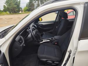 White BMW X1 2015 in Utena, with an engine capacity of 2.00 L and mileage of 165 thousand km for 6990 €, photo 18 on AUTOMOTO.COM.LV