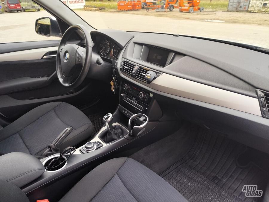 White BMW X1 2015 in Utena, with an engine capacity of 2.00 L and mileage of 165 thousand km for 6990 €, photo 21 on AUTOMOTO.COM.LV